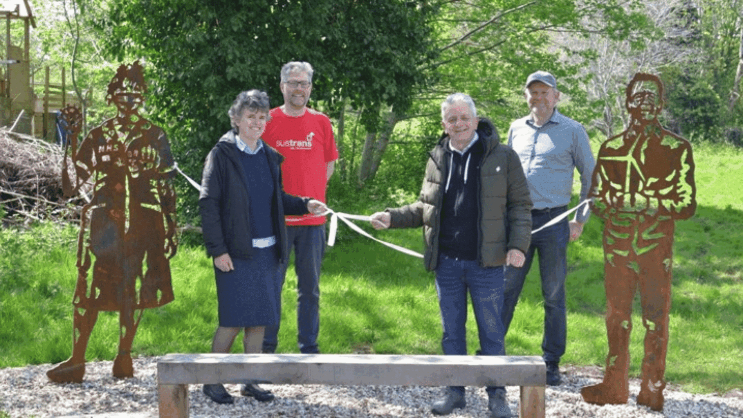 Brand new ‘portrait bench’ celebrating local heroes unveiled in Bristol ...